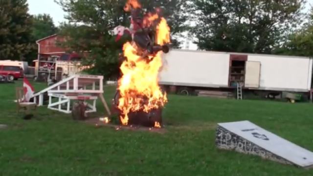 Canadian Rednecks Just as Fun as American Rednecks | MRCTV